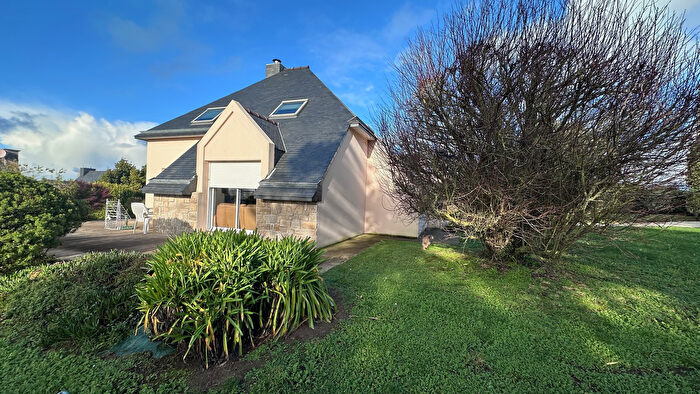 Maison à vendre - Ploubazlanec - 5 pièces - 4 chambres