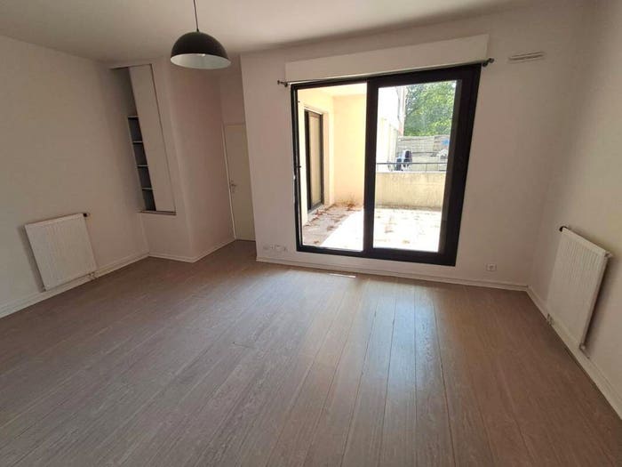 Centre Urbain-Coquibus, Évry-Courcouronnes : Appartement 2 pièces à louer