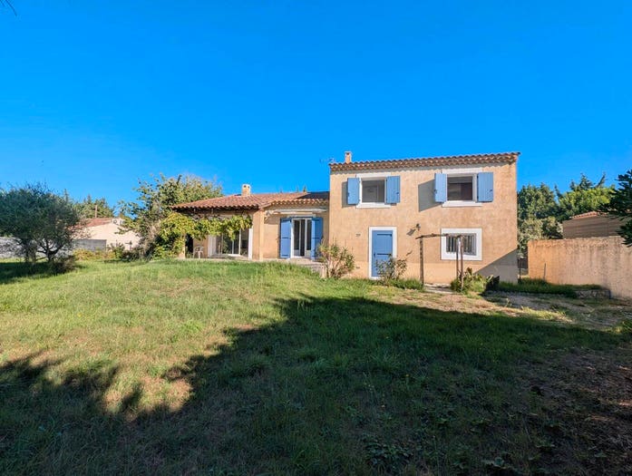 Maison 4 pièces à louer à Fontvieille