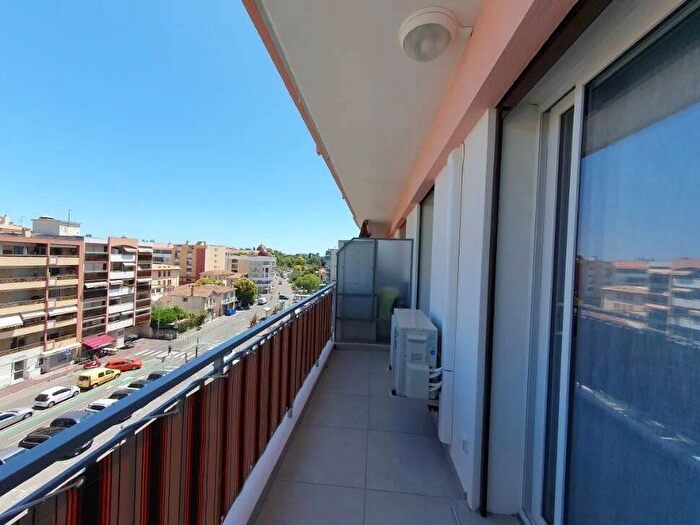 Appartement à louer - Cagnes-sur-Mer - 3 pièces - 2 chambres