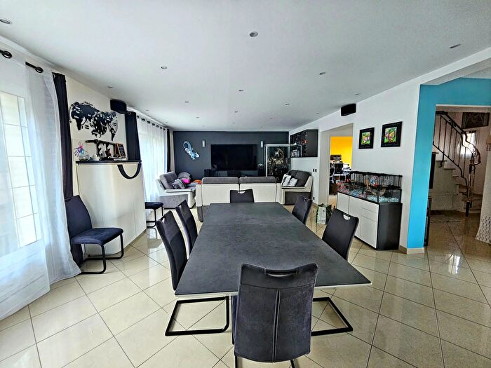 Précy-sur-Marne : Maison 6 pièces à vendre