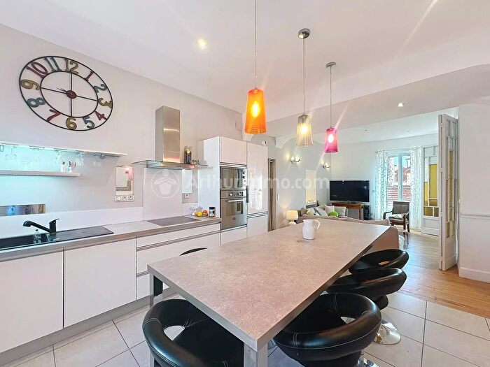 Appartement à vendre - Chamalières, Centre-ville, Carrefour de lEurope - 5 pièces - 3 chambres