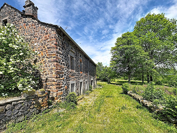 Maison 4 pièces à Champclause, à vendre