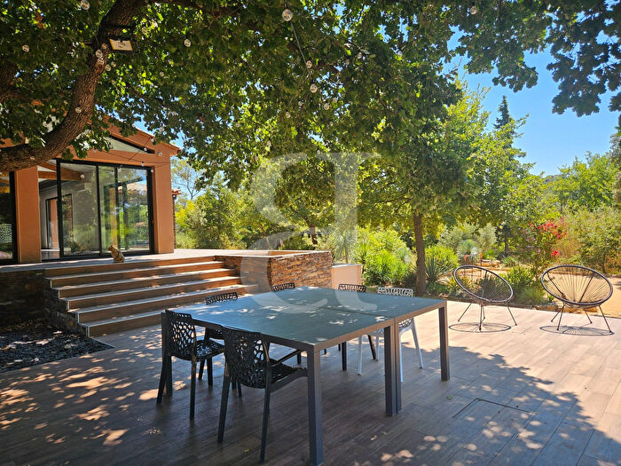 Maison à vendre - Uchaux - 7 pièces - 5 chambres