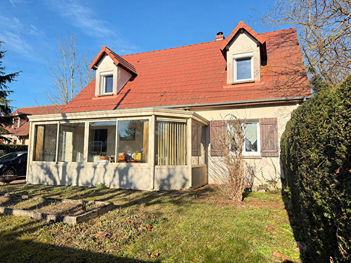 Maison à vendre - Saint-Denis-de-lHôtel - 6 pièces - 5 chambres