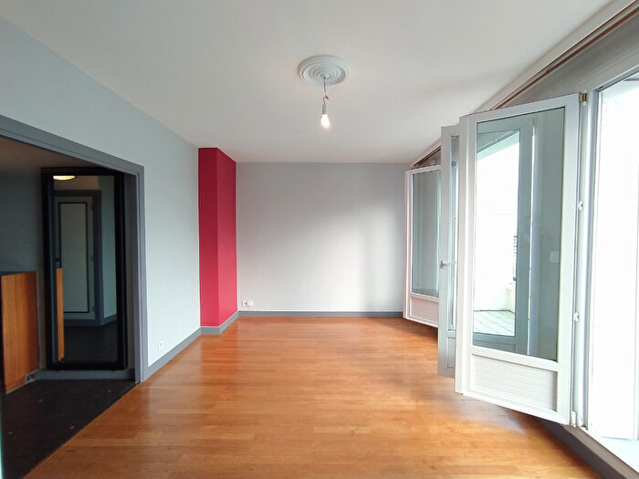 Appartement à louer - Clermont-Ferrand, Vallières, Sallins, Poncillon - 3 pièces - 2 chambres