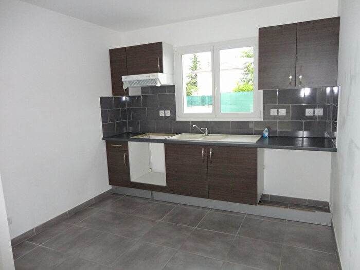 Maison 4 pièces à Saint-Maurice-l'Exil, à louer