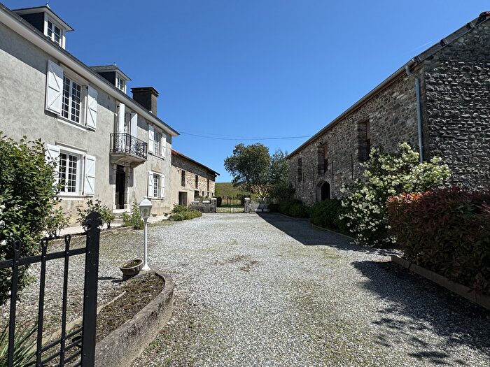 Maison à vendre - Navarrenx - 10 pièces - 6 chambres