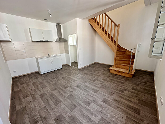 Appartement à louer - Villeneuve-sur-Lot, Sainte-Catherine - 1 pièce - 3 chambres