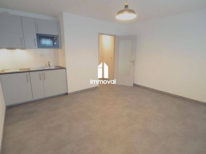 Appartement à louer - Strasbourg, Neudorf, Etoile, Gare, Schluthfeld - 1 pièce