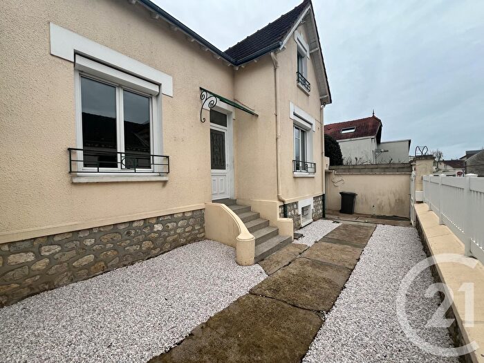 Chartres, Hôtel Dieu, Grand Faubourg : Maison 4 pièces à louer