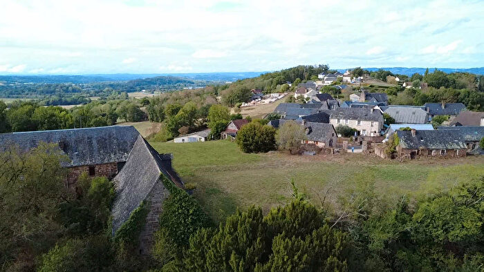 Maison à vendre - Ussac - 8 pièces - 6 chambres