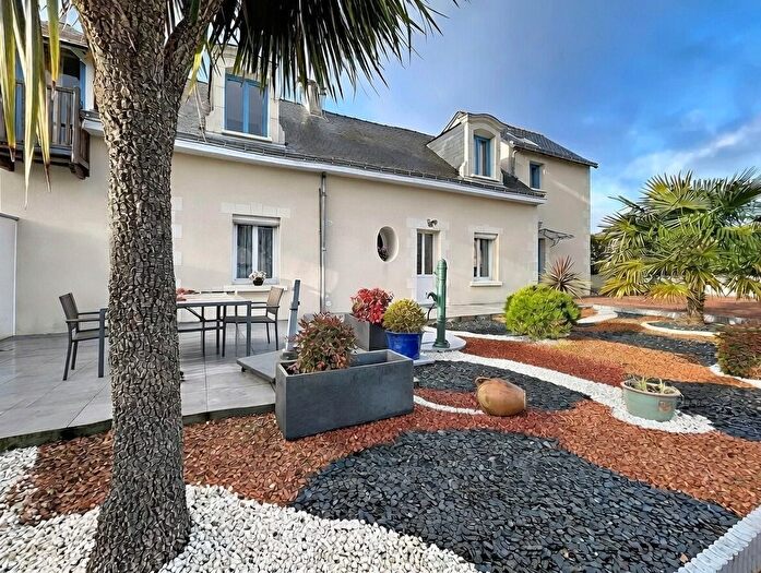 Maison à vendre - Longué, Longué-Jumelles - 9 pièces - 6 chambres