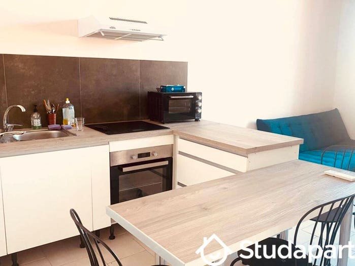 Arènes, Nîmes : Appartement 1 pièce à louer