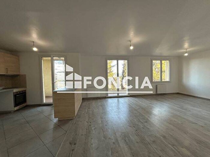 Appartement à louer - Volx - 3 pièces - 2 chambres