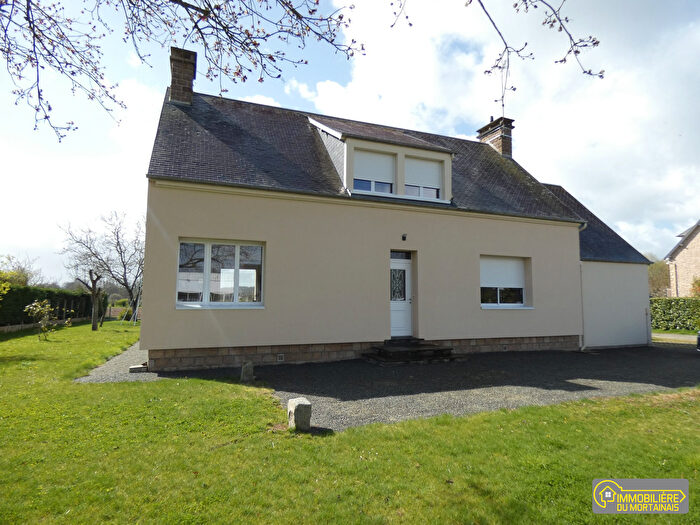 Maison à vendre - Saint-Hilaire-du-Harcouët - 6 pièces - 5 chambres