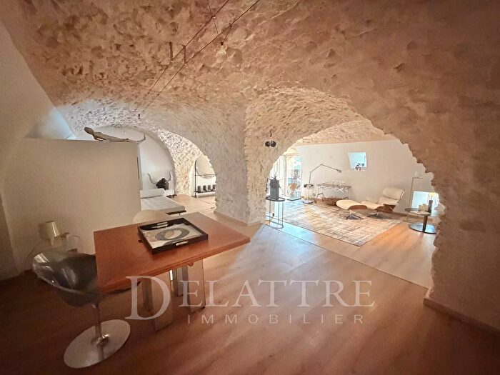Roquefort-les-Pins : Appartement 5 pièces à vendre