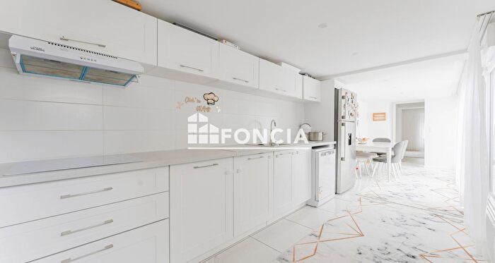 Maison à vendre - Pont-Saint-Martin - 4 pièces - 3 chambres