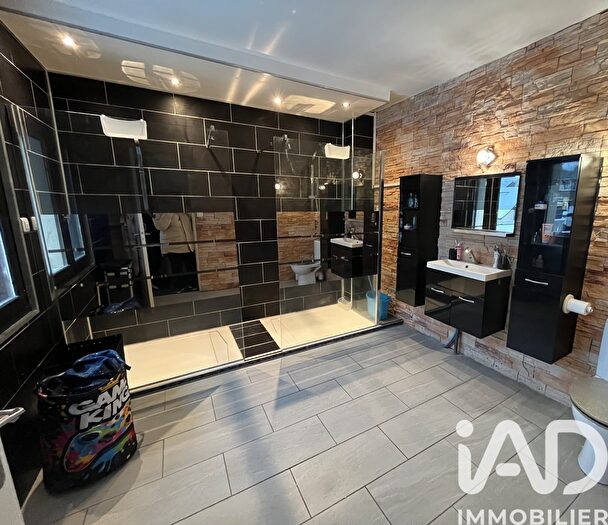 Maison à vendre - La Brosse-Montceaux - 4 pièces - 3 chambres