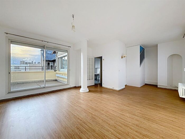 Appartement à vendre - Reims, Centre-ville - 6 pièces - 4 chambres