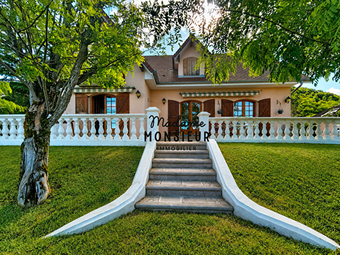 Maison 5 pièces à Saint-Savin, à vendre