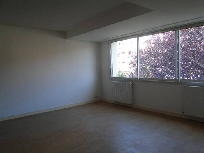 Appartement à louer - André Theuriet, Clermont-Ferrand - 3 pièces - 2 chambres