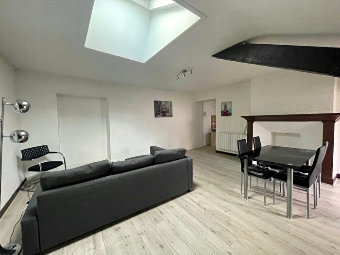 Appartement à louer - Pau, Centre-ville - 2 pièces - 1 chambre