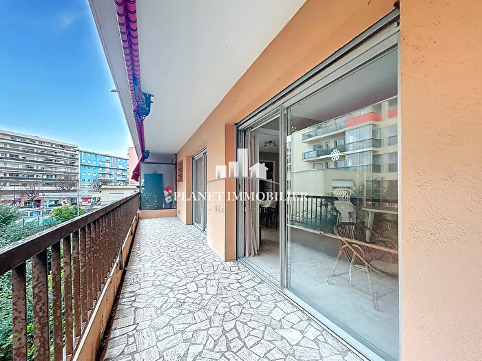 Appartement à vendre - Antibes, Antibes-les-Pins, Trianon, Le Fournel, Peyregoue - 2 pièces - 1 chambre