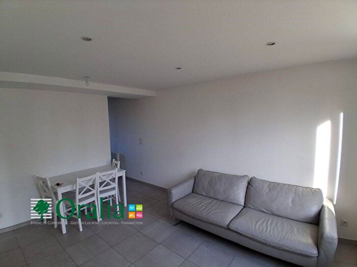 Appartement à louer - Le Grand Vivier-Le Garet-Pontbichet-Troussier, Villefranche-sur-Saône - 2 pièces - 1 chambre