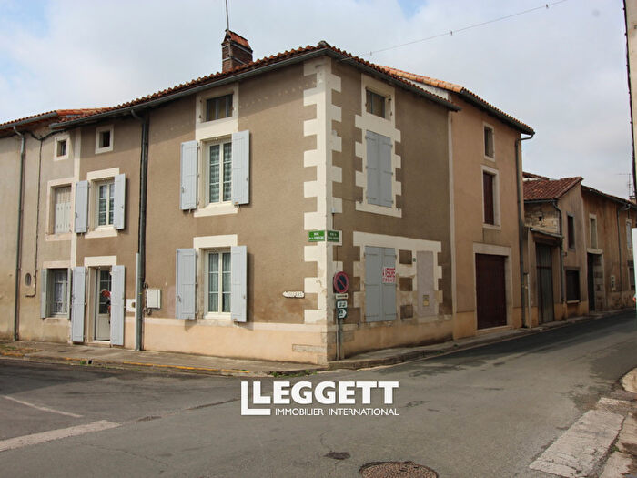 Verteuil-sur-Charente : Maison 3 pièces à vendre