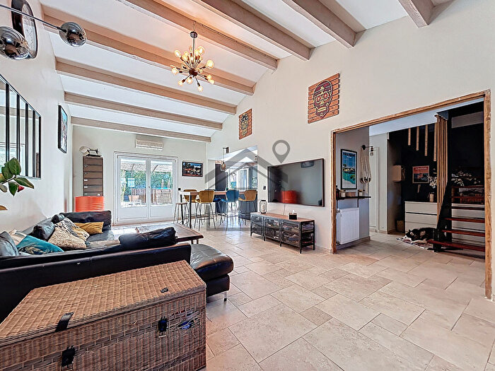 Maison à vendre - Vitrolles, Bords de létang, Tribales, Ferme de Croze - 4 pièces - 3 chambres