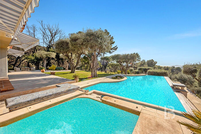 Maison à vendre - Mouans-Sartoux - 12 pièces - 7 chambres