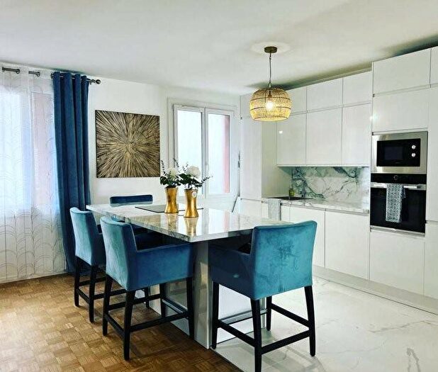 Appartement à louer - Marseille ème arrondissement - 3 pièces - 2 chambres