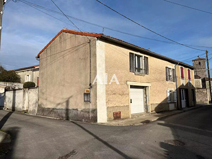 Maison 6 pièces à Xambes, à vendre