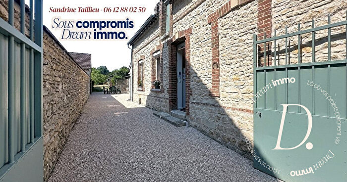 Maison 3 pièces à Fourges, à vendre