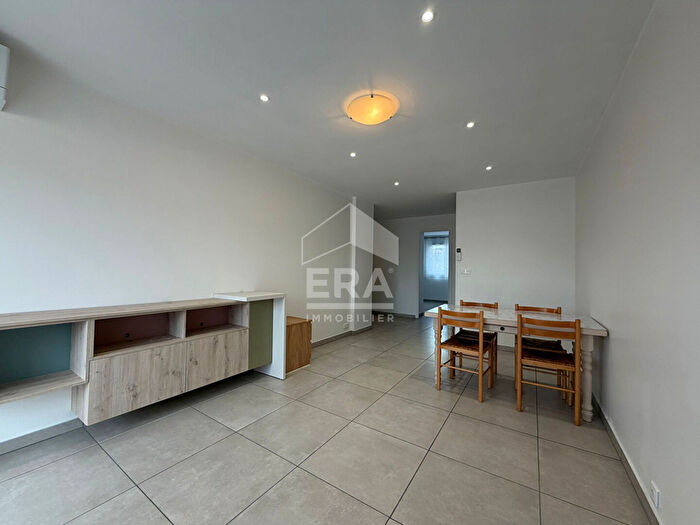 Appartement à louer - Cagnes-sur-Mer, Centre-ville - 3 pièces - 2 chambres