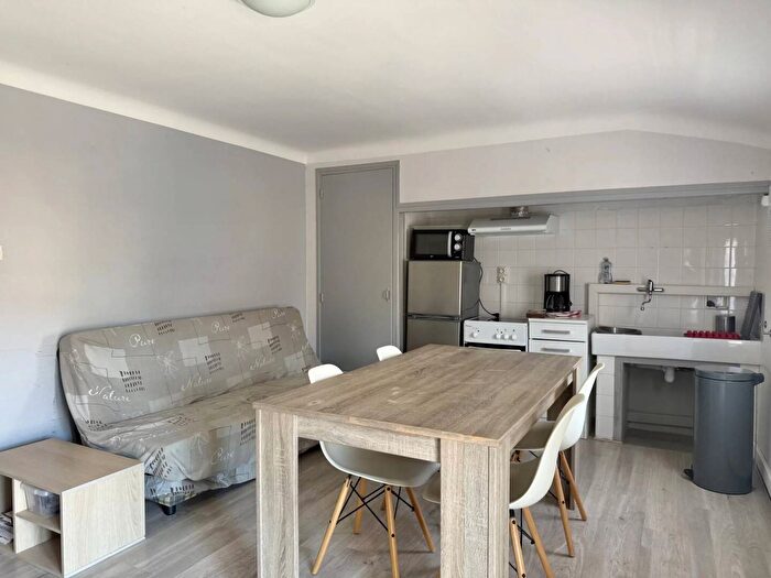 Appartement à louer - Saint-Génis-des-Fontaines - 3 pièces - 2 chambres