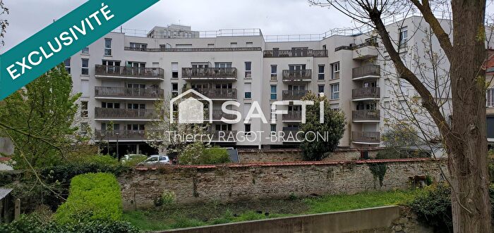 Appartement à vendre - Saint-Ouen-lAumône, Centre-ville, Prairie - 2 pièces - 1 chambre