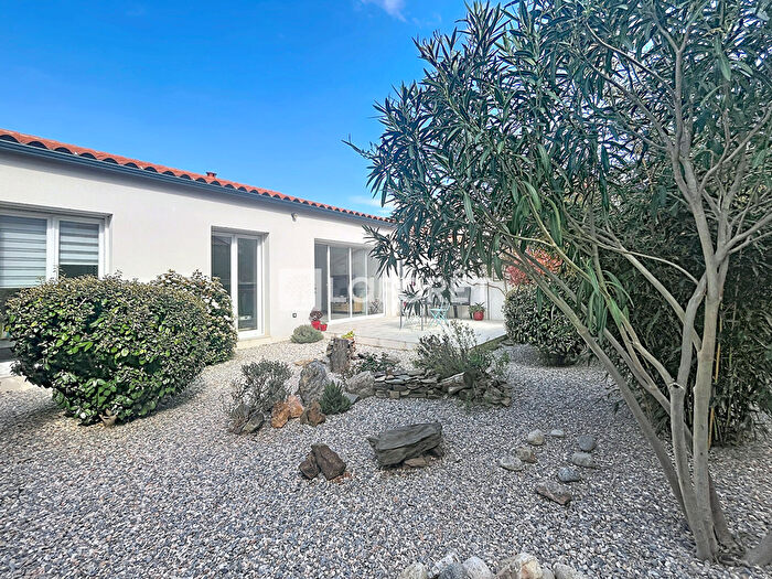 Maison à vendre - Villelongue-dels-Monts - 4 pièces - 3 chambres