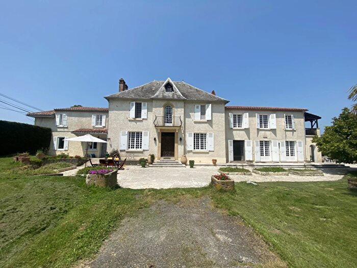 Maison à vendre - Miélan - 20 pièces - 7 chambres