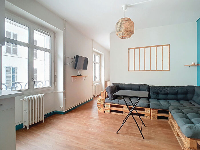 Appartement 2 pièces à Pau, Centre-ville, à louer