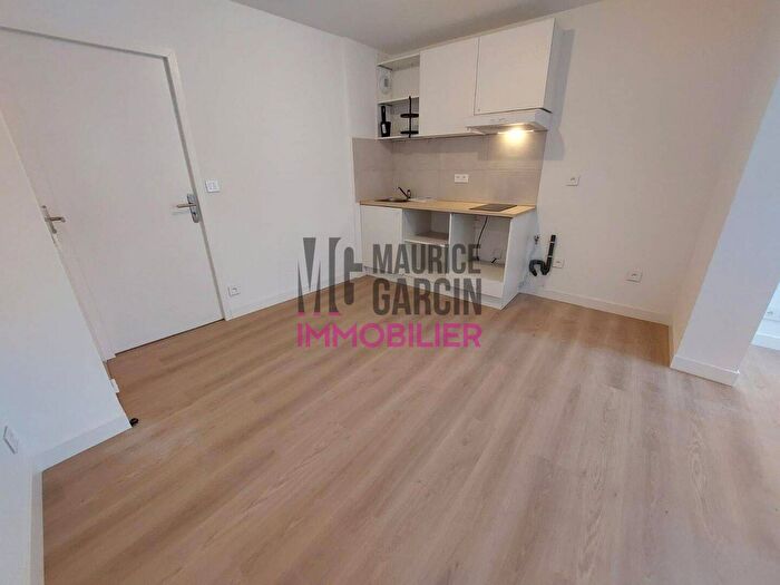 Appartement à louer - La Ville, LIsle-sur-la-Sorgue - 2 pièces - 1 chambre