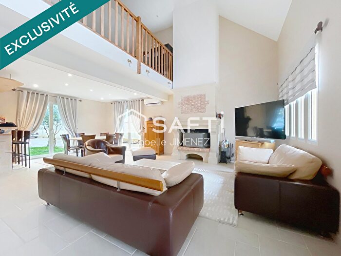 Maison à vendre - Le Plessis-Trévise, Marbeau, Coeuilly - 6 pièces - 3 chambres