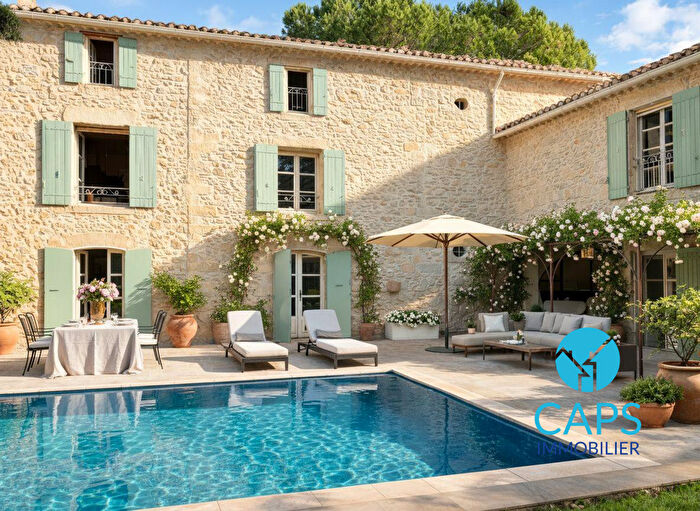 Maison 8 pièces à Uzès, à vendre
