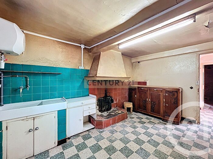 Maison à vendre - Thuir - 7 pièces - 6 chambres