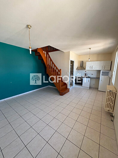 Appartement à louer - Riom-ès-Montagnes - 2 pièces - 1 chambre