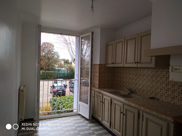 Tarascon, Mas Provençal, Souspiron - Appartement 3 pièces à louer