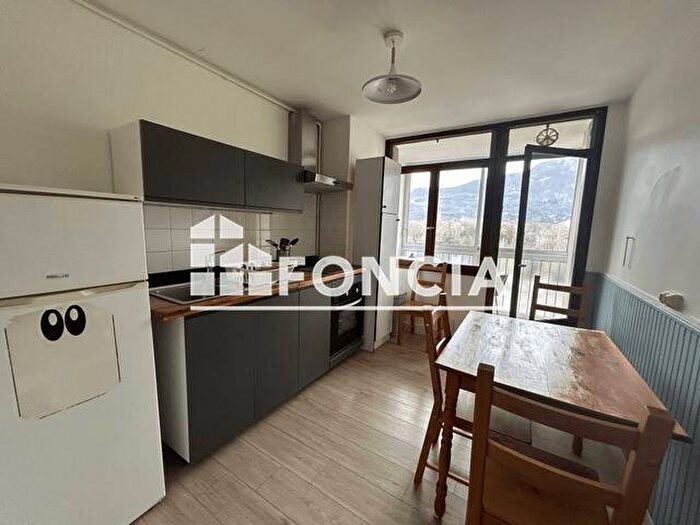 Appartement à louer - Bidal Péri-Domaine Universitaire, Saint-Martin-dHères - 4 pièces - 3 chambres