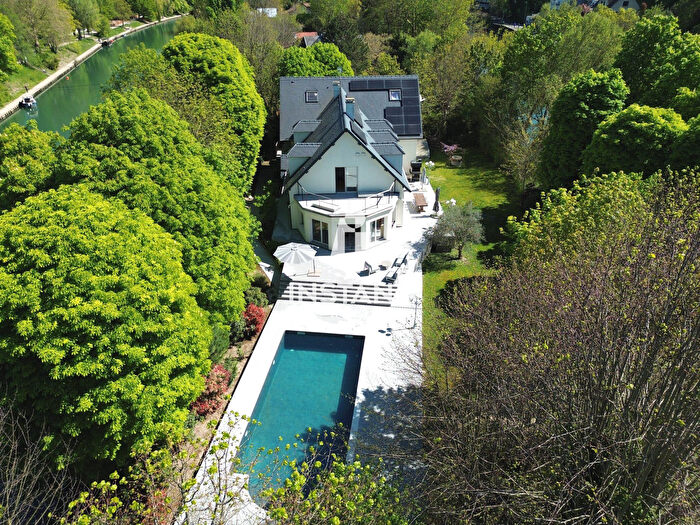 Maison 10 pièces à Le Perreux-sur-Marne, Pont de Bry, à vendre