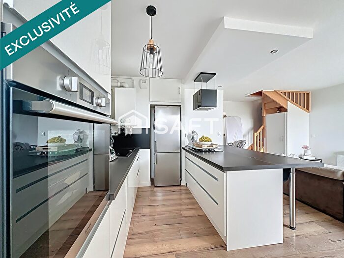 Appartement à vendre - La Tour-du-Pin - 4 pièces - 3 chambres